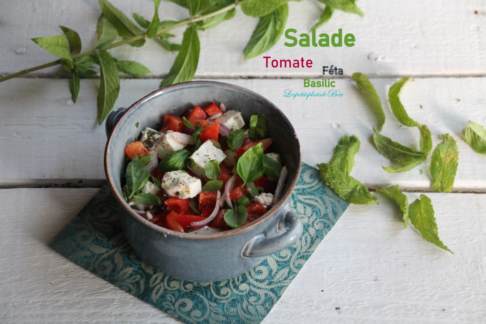 Salade de poivron rouge et féta au basilic - Les petits plats de Béa
