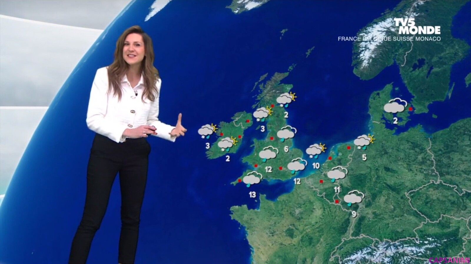 Daniela Prépeliuc - Météo (TV5 Monde) - Samedi 4 Janvier 2025 - Les ...